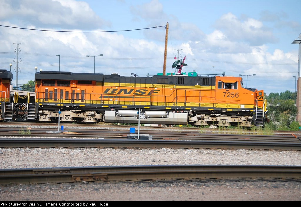 BNSF 7256
